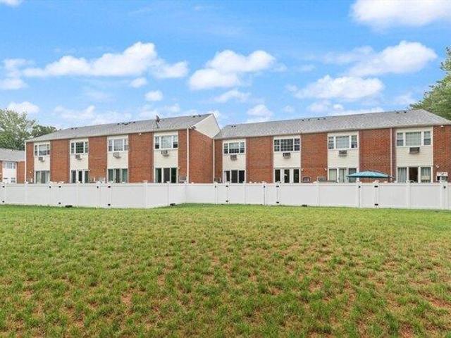 2 bedroom, Easton MA 02375 104715706