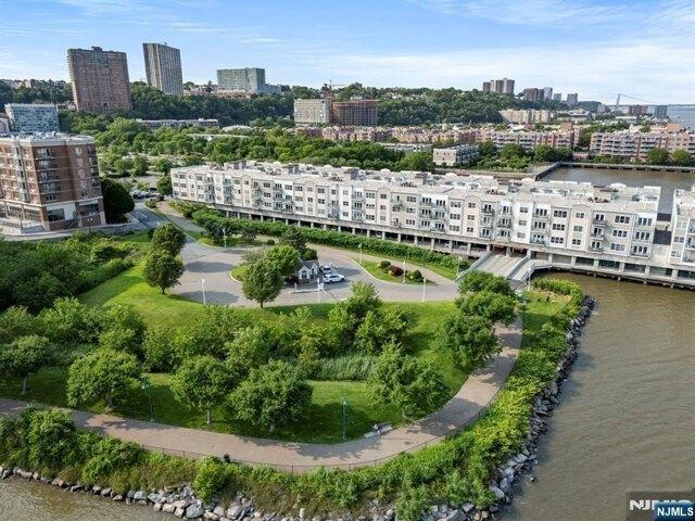 2 bedroom, Edgewater NJ 07020 102584488