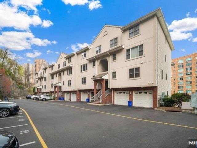 2 bedroom, Edgewater NJ 07020 102726484