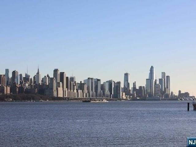 2 bedroom, Edgewater NJ 07020 103186579