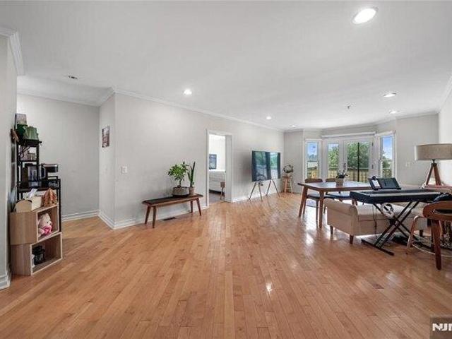 2 bedroom, Edgewater NJ 07020 104263733