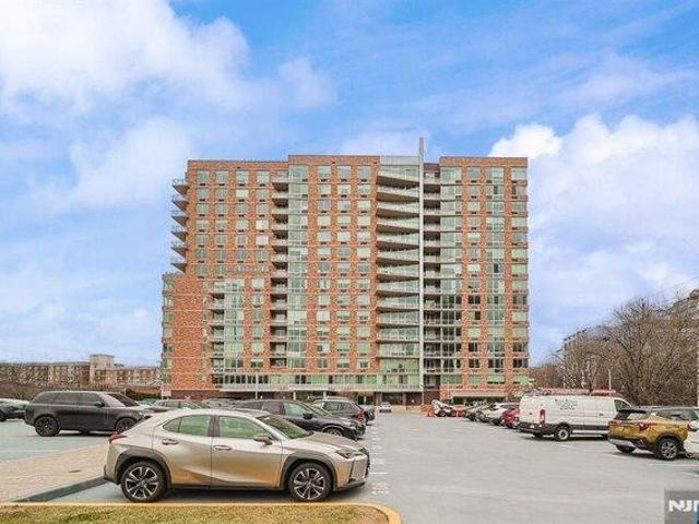 2 bedroom, Edgewater NJ 07020 104606871