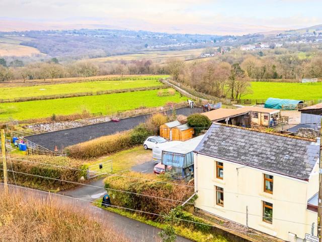 2 bedroom farm house for sale