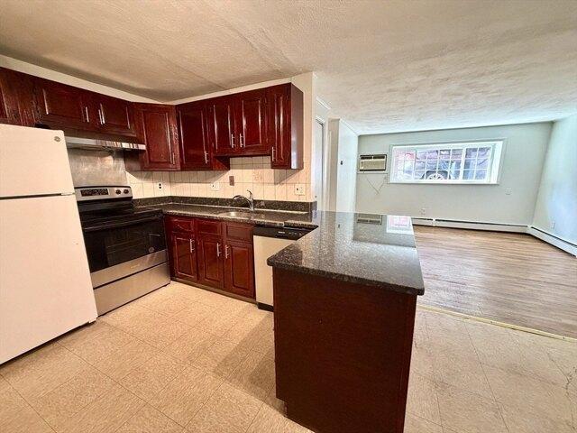 2 bedroom, Everett MA 02149 104538928