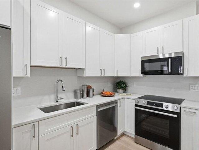 2 bedroom, Everett MA 02149 104903480