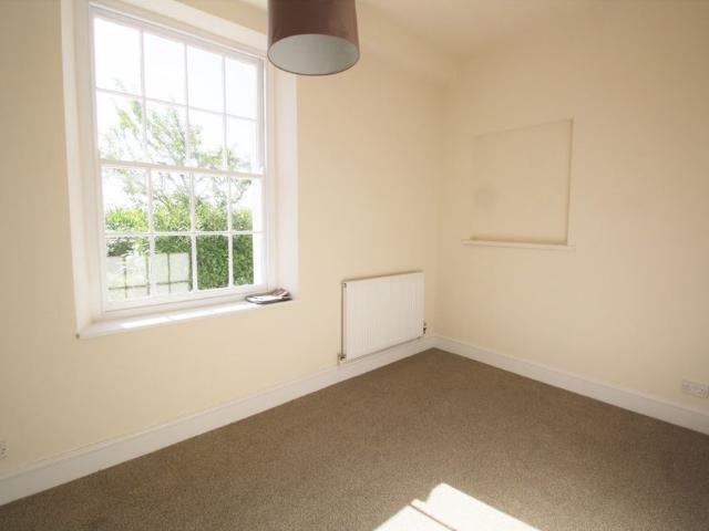 2 bedroom Executive Home With Estuary Views to rent