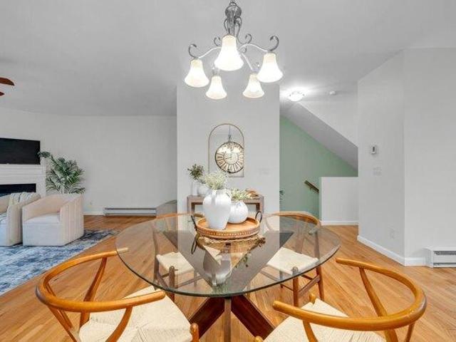 2 bedroom, Exeter NH 03833 102312606