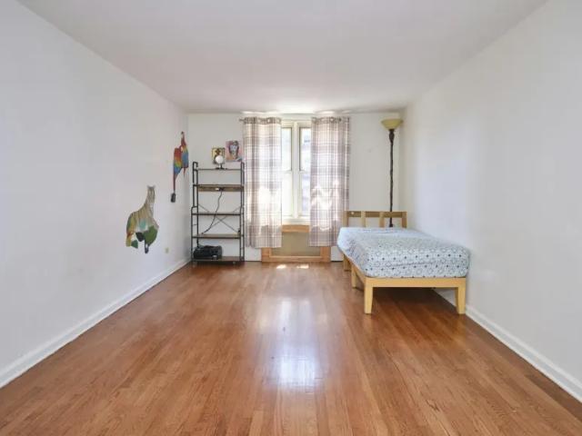 2 bedroom, Forest Hills NY 102243488
