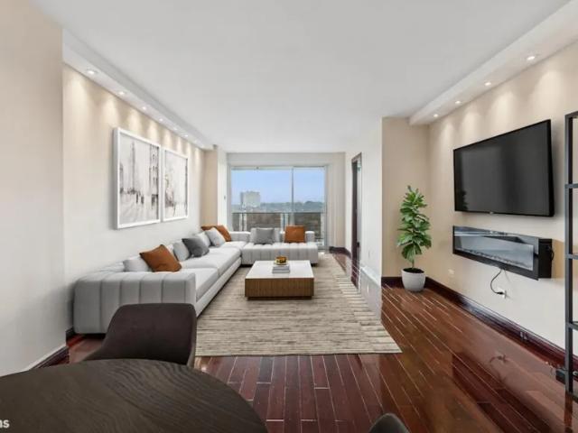 2 bedroom, Forest Hills NY 102245840