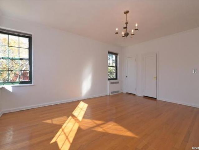 2 bedroom, Forest Hills NY 11375 LS72692117