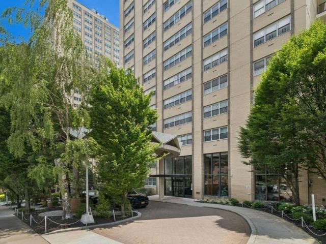 2 bedroom, Forest Hills NY 95694715