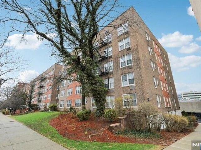 2 bedroom, Fort Lee NJ 07024 102479503