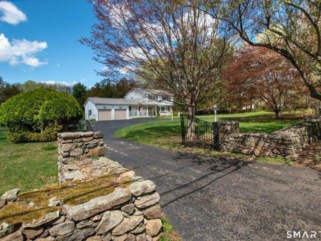 2 bedroom, Fairfield CT 06824 102775981