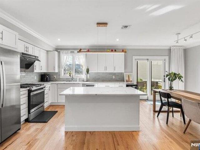 2 bedroom, Fairview NJ 07022 105155959