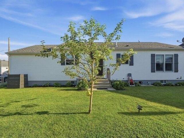 2 bedroom, Fall River MA 02724 105115308