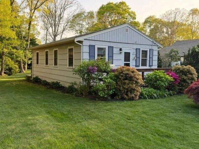 2 bedroom, Falmouth MA 02536 104233661