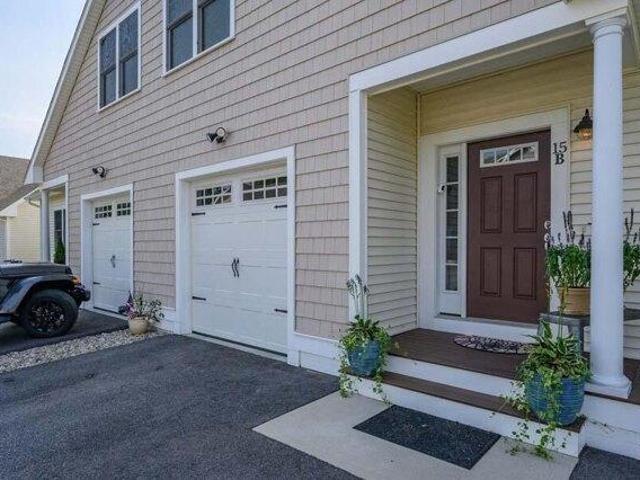 2 bedroom, Falmouth MA 02540 105096368
