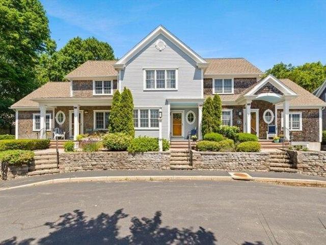 2 bedroom, Falmouth MA 02540 105093077