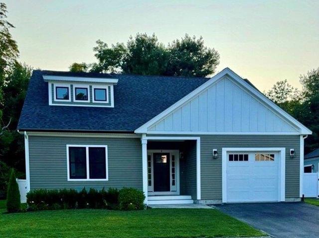 2 bedroom, Falmouth MA 02540 103072488