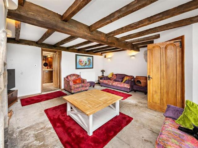 2 bedroom farm house to rent
