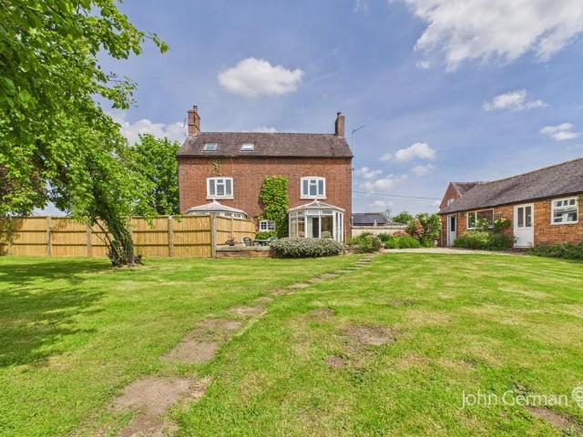 2 bedroom farm house for sale