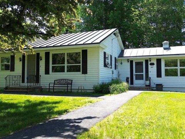 2 bedroom, Farmington ME 04938 104810719