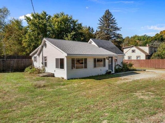 2 bedroom, Farmington ME 04938 104831288