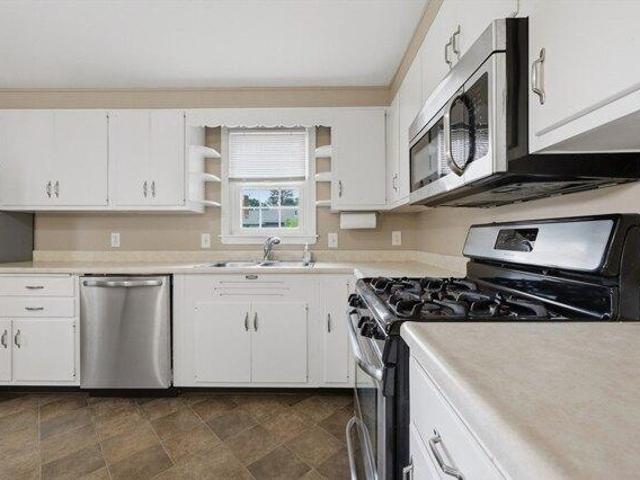 2 bedroom, Fitchburg MA 01420 105127259