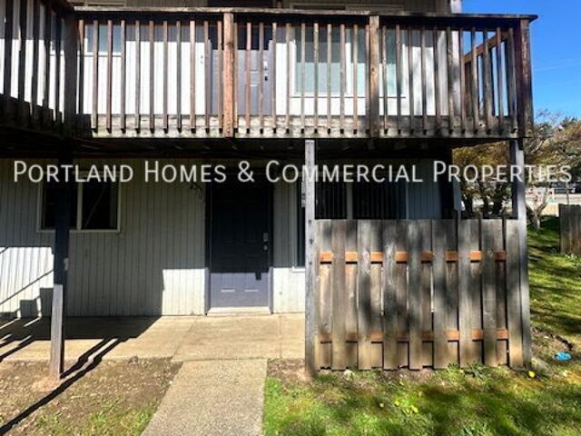 2 Bedroom, First Floor Corner Unit with Laminate Flooring