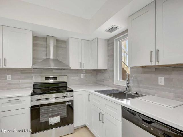 2 bedroom, FL FL 102588017