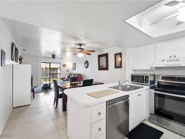 2 bedroom, FL FL 102588158