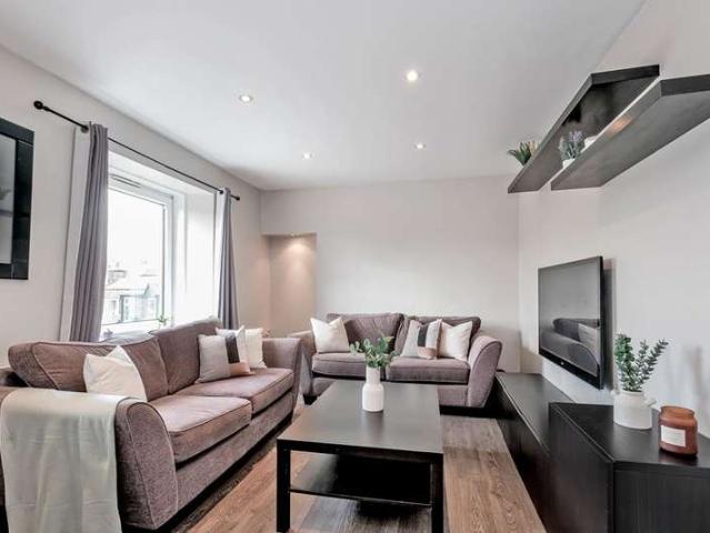 2 Bedroom Flat