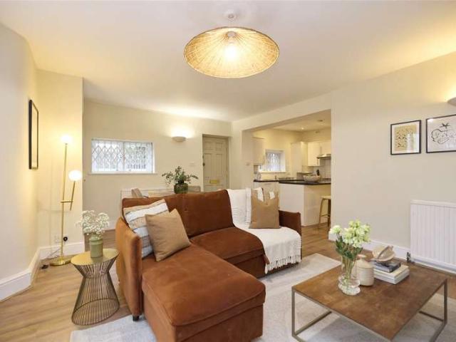 2 Bedroom Flat