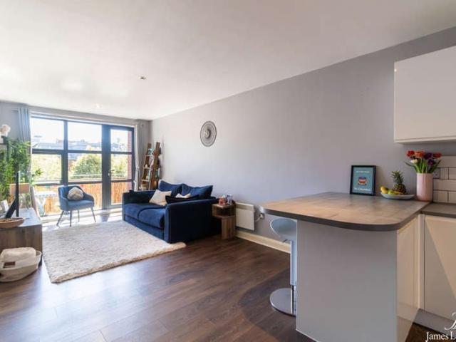 2 Bedroom Flat