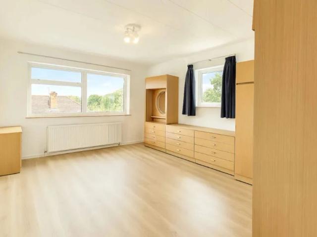 2 Bedroom Flat