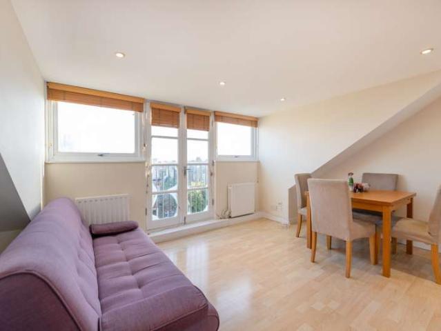2 Bedroom Flat