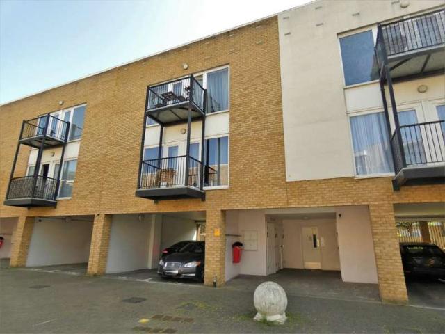 2 Bedroom Flat