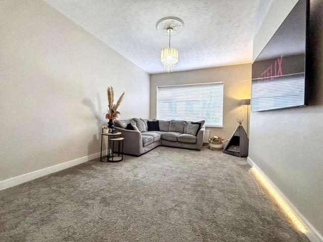 2 Bedroom Flat