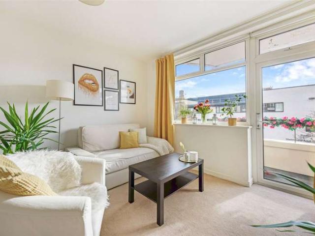 2 Bedroom Flat