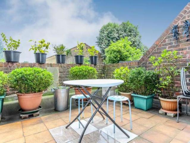 2 Bedroom Flat