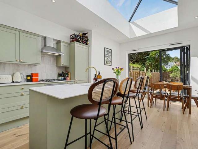 2 Bedroom Flat