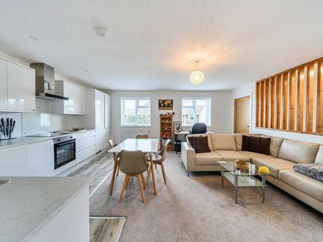2 Bedroom Flat