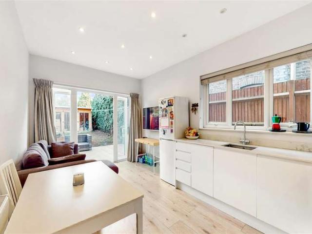 2 Bedroom Flat