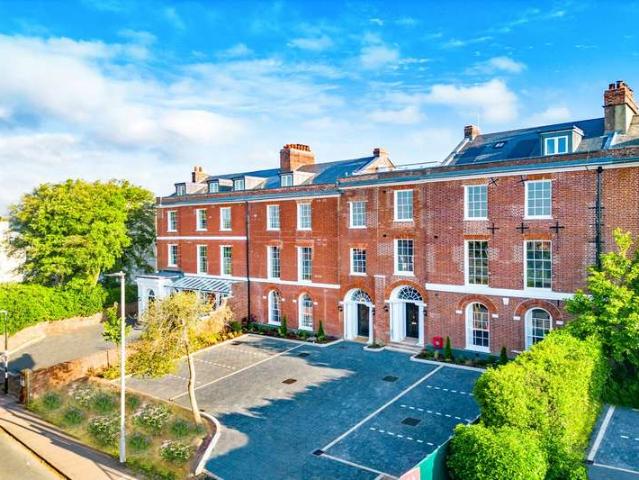 2 Bedroom Flat