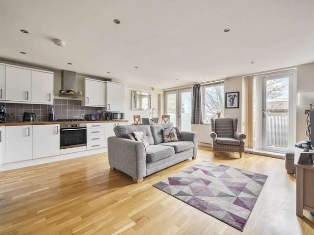 2 Bedroom Flat