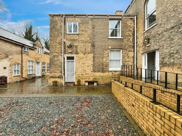 2 Bedroom Flat