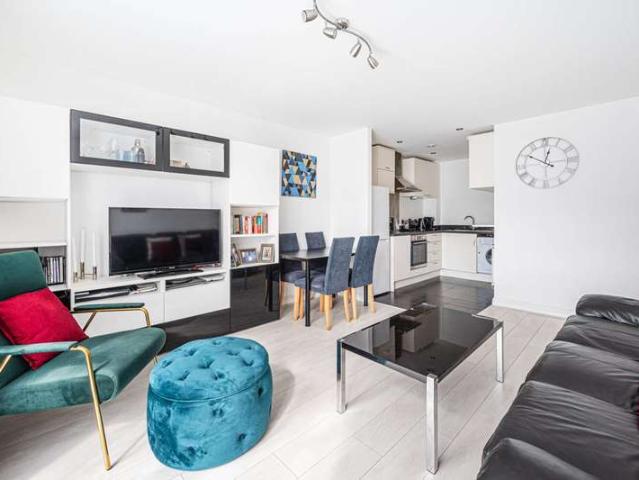 2 Bedroom Flat