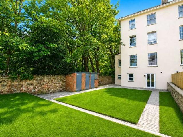 2 Bedroom Flat