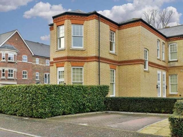 2 Bedroom Flat