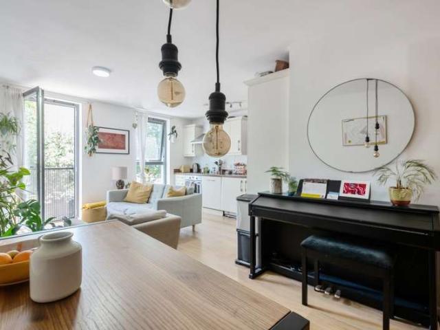 2 Bedroom Flat